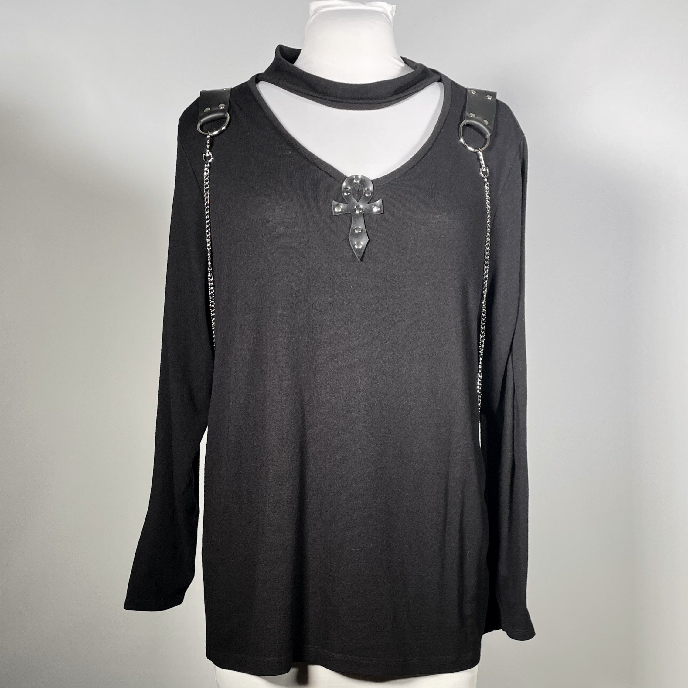 Black Vampire Ankh Sweater with Removable Chains – Mode Brutale